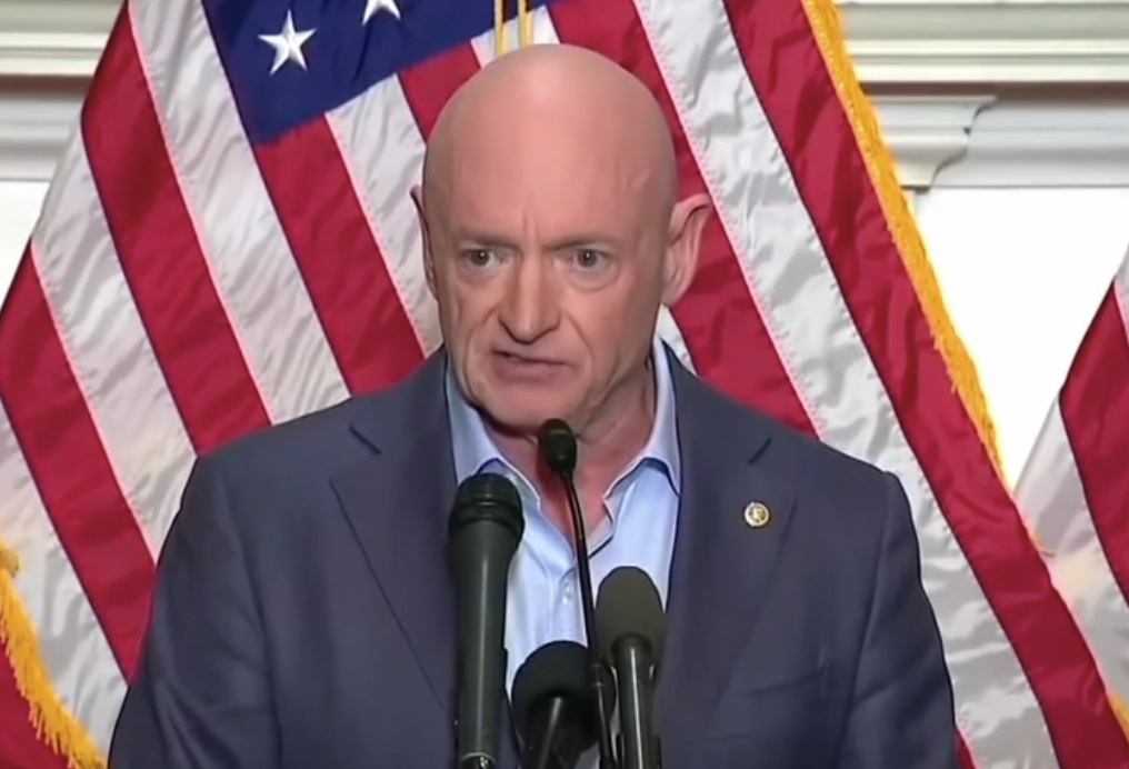Senator Mark Kelly speaks out amid Pentagon investigation