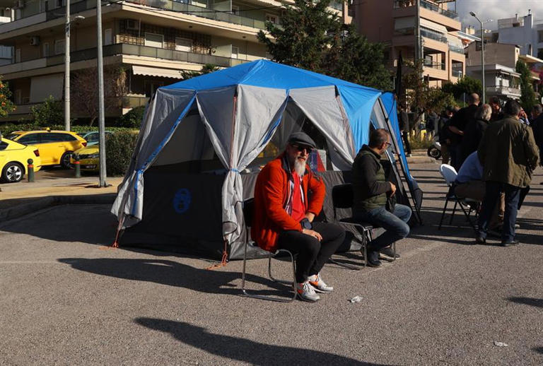 Απεργία ταξί: Ολοταχώς για κινητοποιήσεις διαρκείας - Με αντίσκηνα και ...
