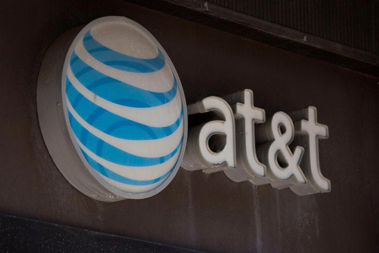 AT&T takes shot at rival Verizon over outage issues. What they said