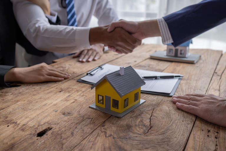 Estas son las fechas de remate de casas del BIESS en 2026