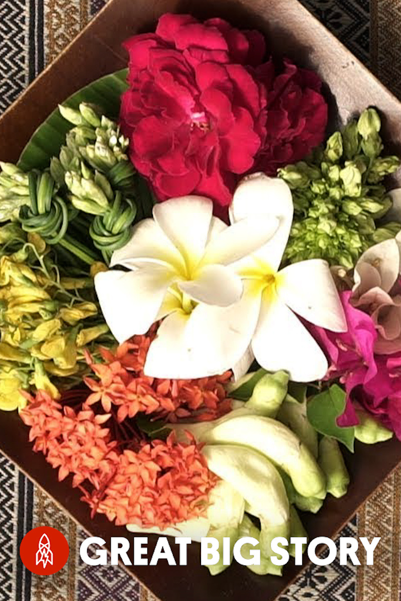 Thailand’s crispy fried flowers, a Koh Kret delicacy