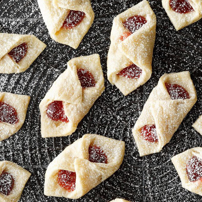 25 Nonna-Approved Italian Christmas Cookie Recipes
