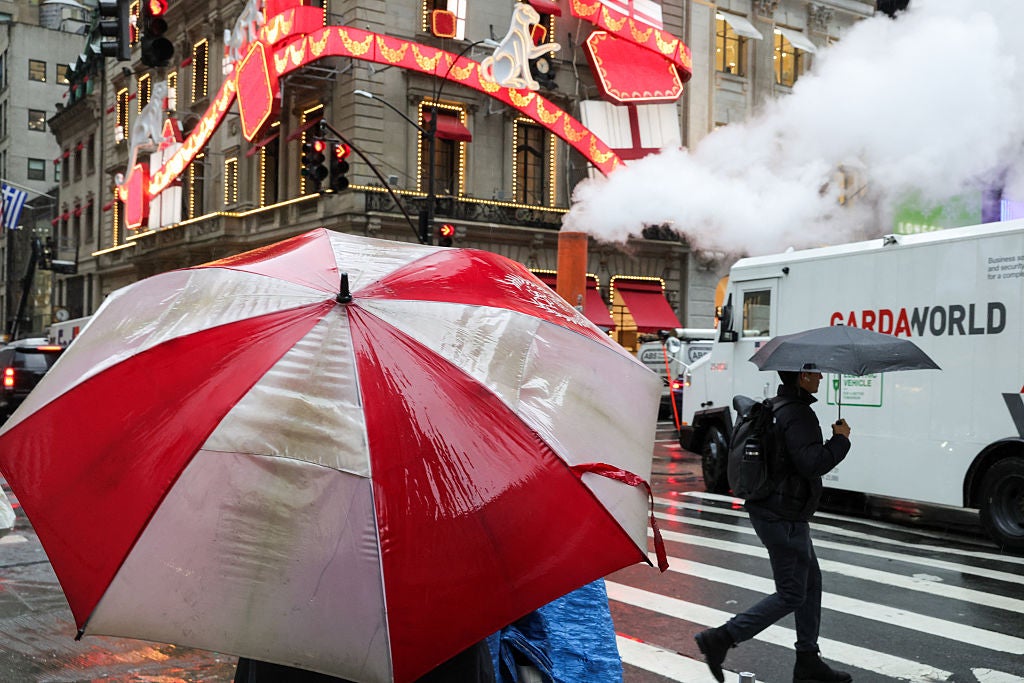 Fast-moving system to unleash messy mix of rain, ice & snow across ...