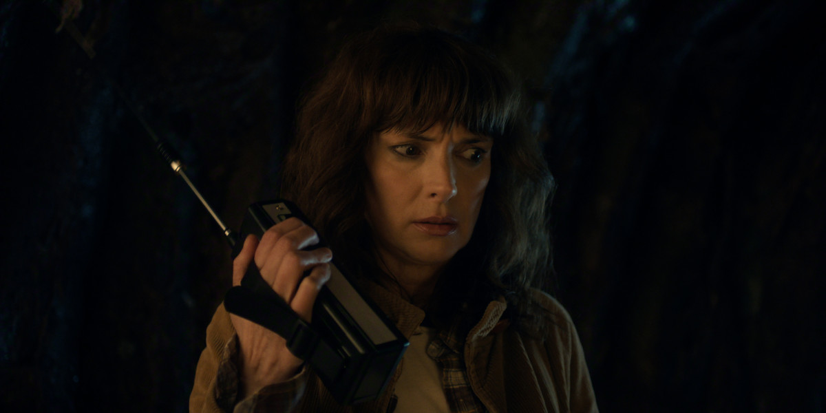 ‘Stranger Things’ Fans Lose It Over Winona Ryder’s Real-Life Lookalike ...