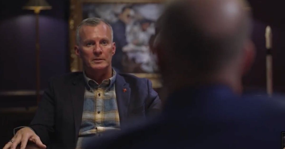 Charlie Kirk’s Security Chief Finally Speaks Out—Debunks Viral “Hand ...