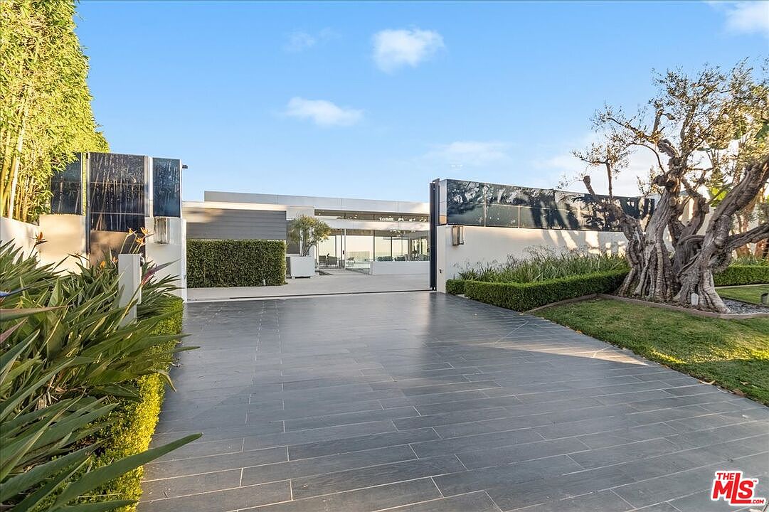 $18M Luxe Living in California: 10,000 sqft, Breathtaking City & Ocean ...