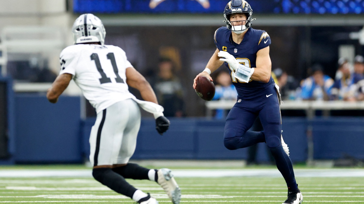 NFL: Justin Herbert day-to-day with Chargers after hand surgery