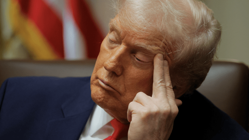 Trump mocked for dozing off in cabinet meeting