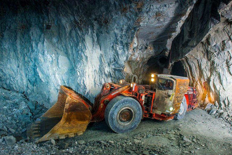 Aura Minerals completes Mineração Serra Grande gold mine acquisition