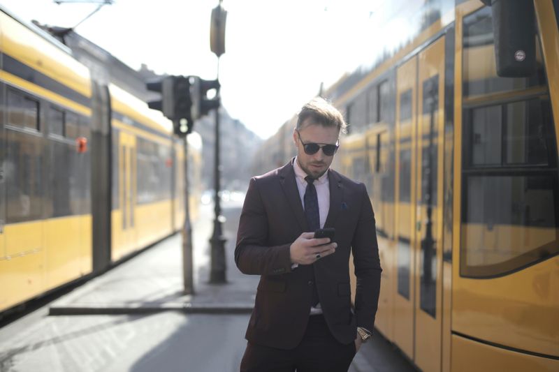 11 Signs You're Falling for Someone Who Isn't Right for You