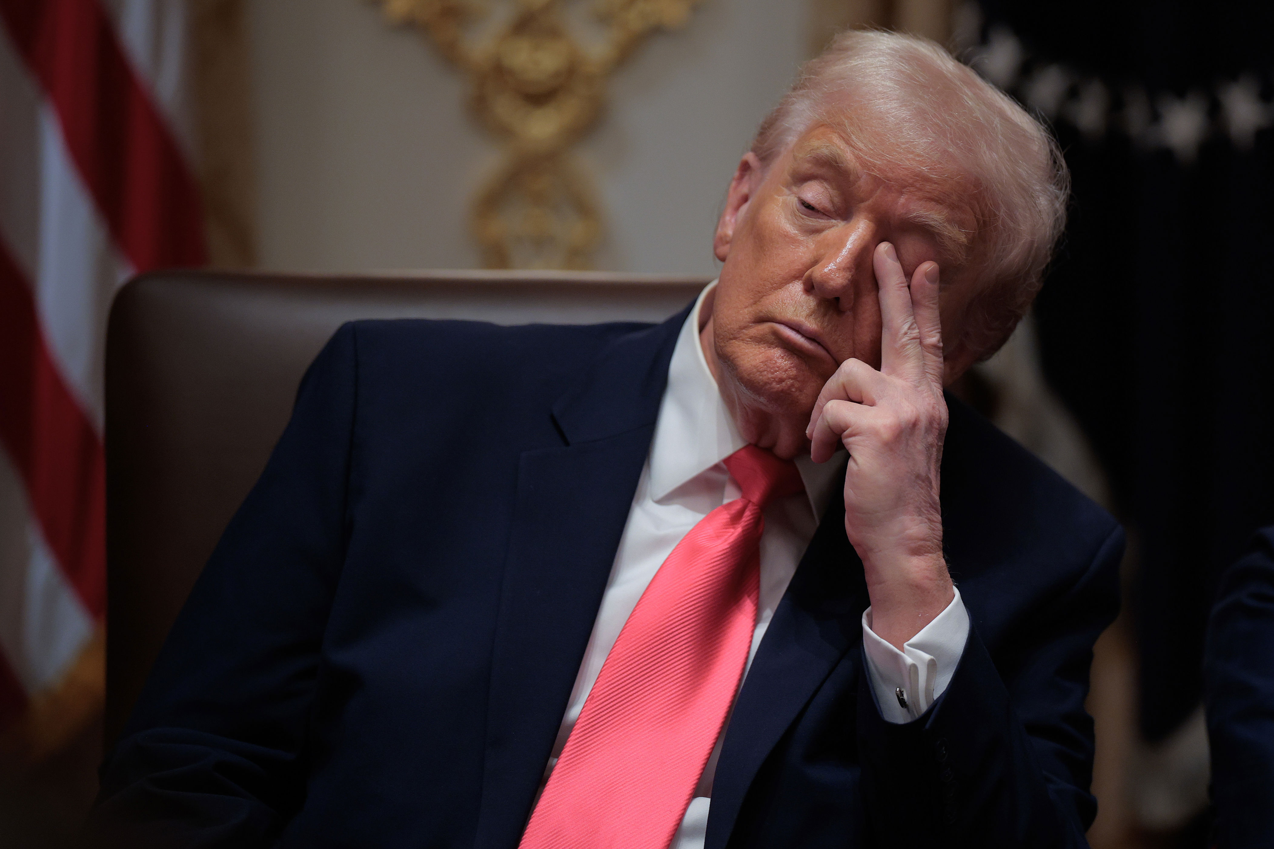 Trump’s Eyes Droop During Long Cabinet Meeting