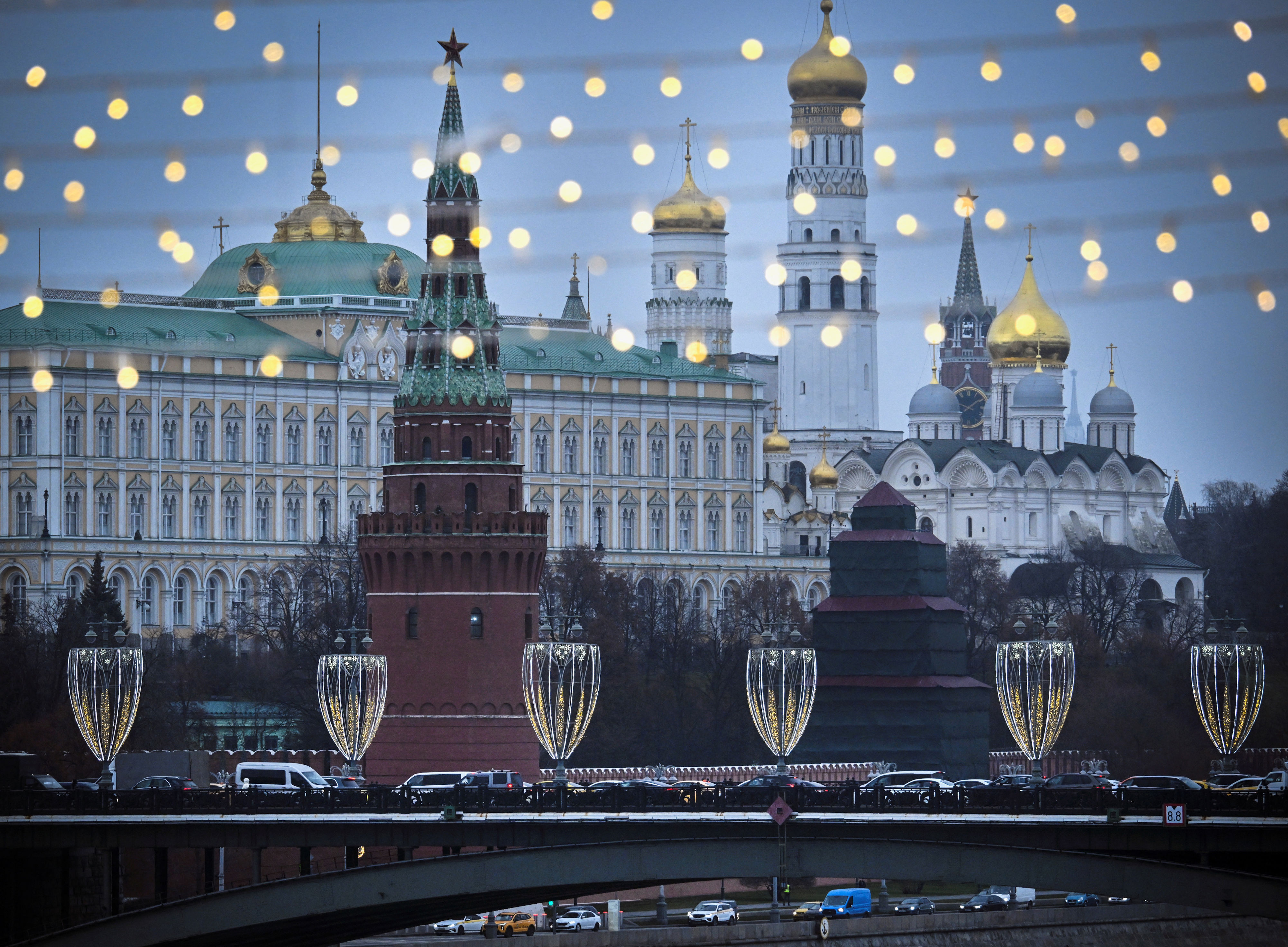 US delegation meets with Putin in latest bid to end Ukraine war