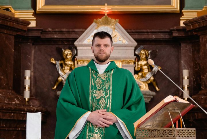 10 Common Beliefs Found In Churches That Don't Appear In Scripture