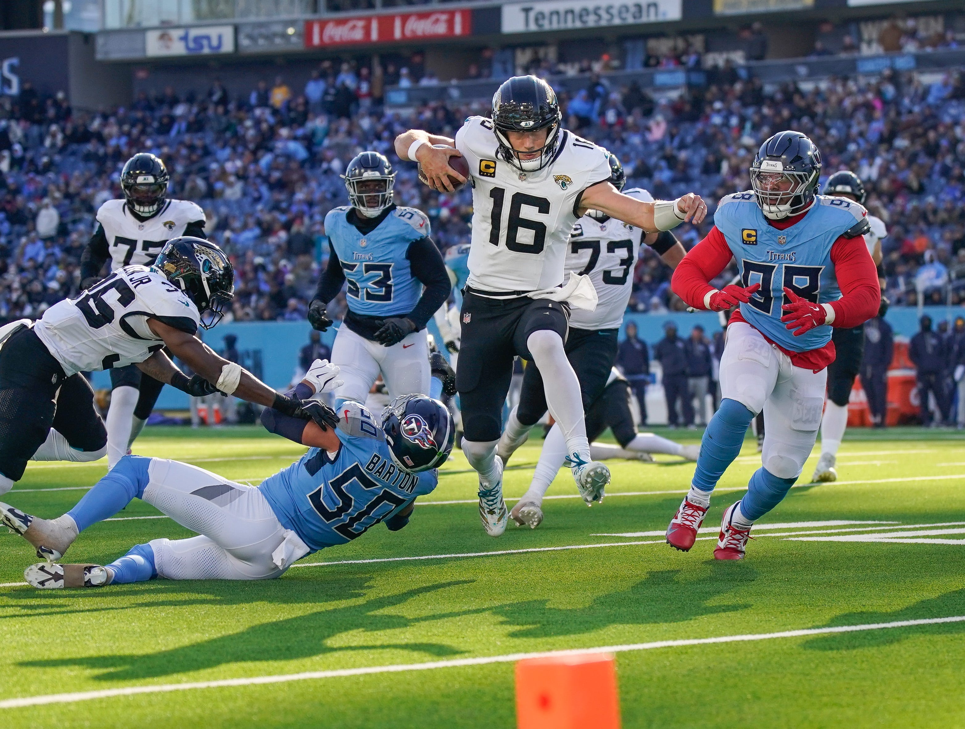 Titans vs Jaguars picks, predictions, odds for NFL Week 18 game Sunday