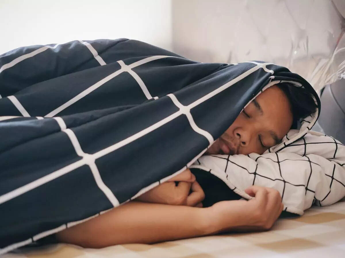 Common winter sleep habit found to be harmful for your respiratory ...