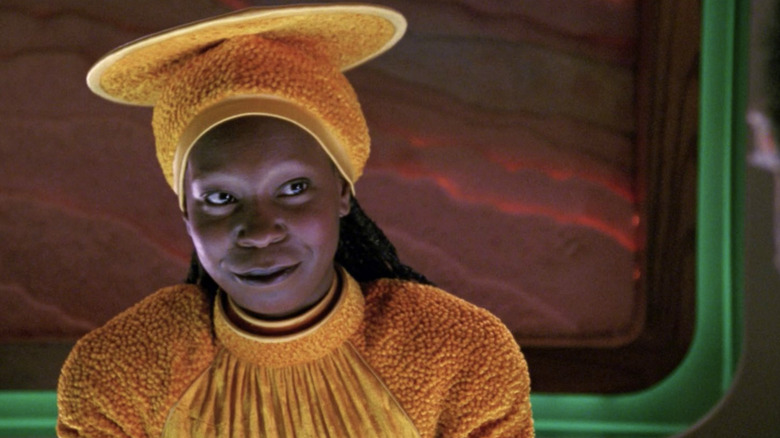 The 15 Greatest Outfits In Star Trek: The Next Generation