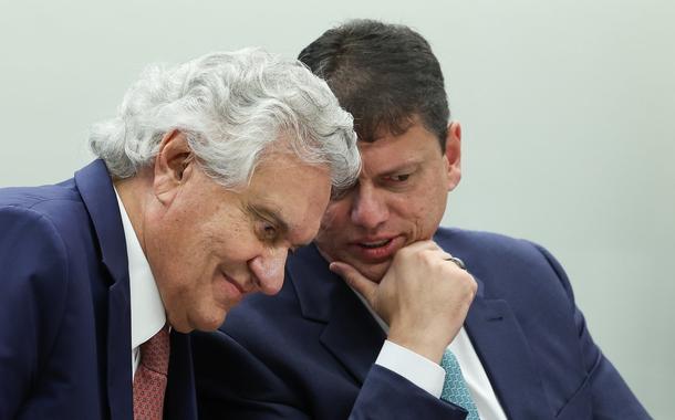 O regozijo odioso dos vendilhões da pátria