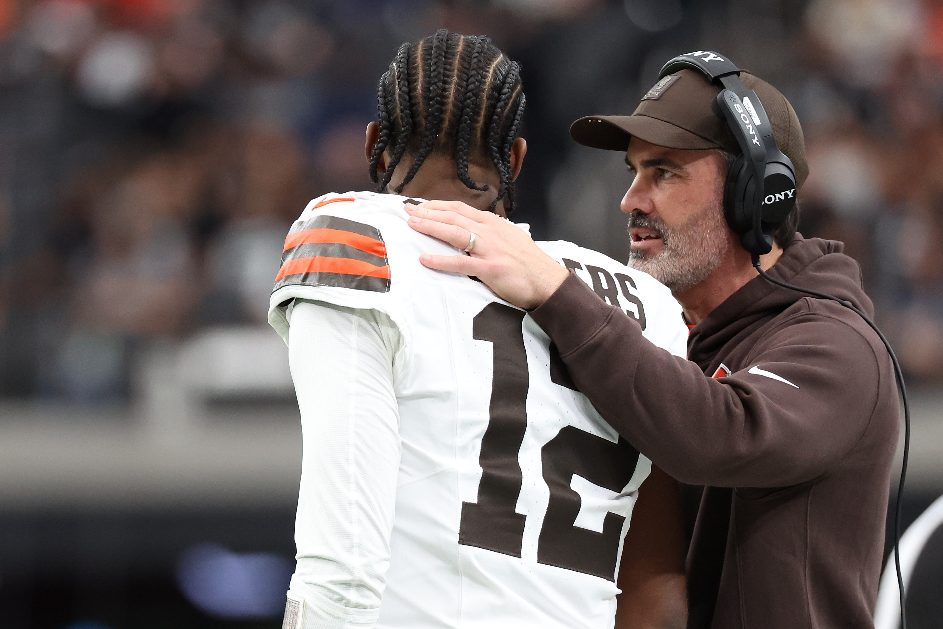 Kevin Stefanski addresses Shedeur Sanders' attitude after Browns loss