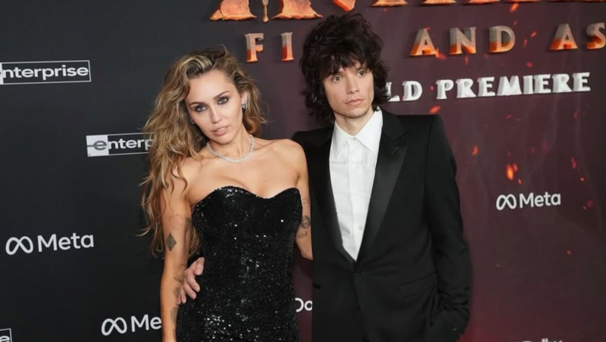 Miley Cyrus y Maxx Morando se comprometen tras cuatro años de relación ...
