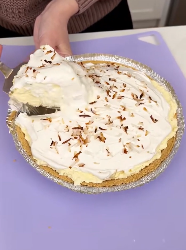 Delicious pineapple cream pie recipe made easy