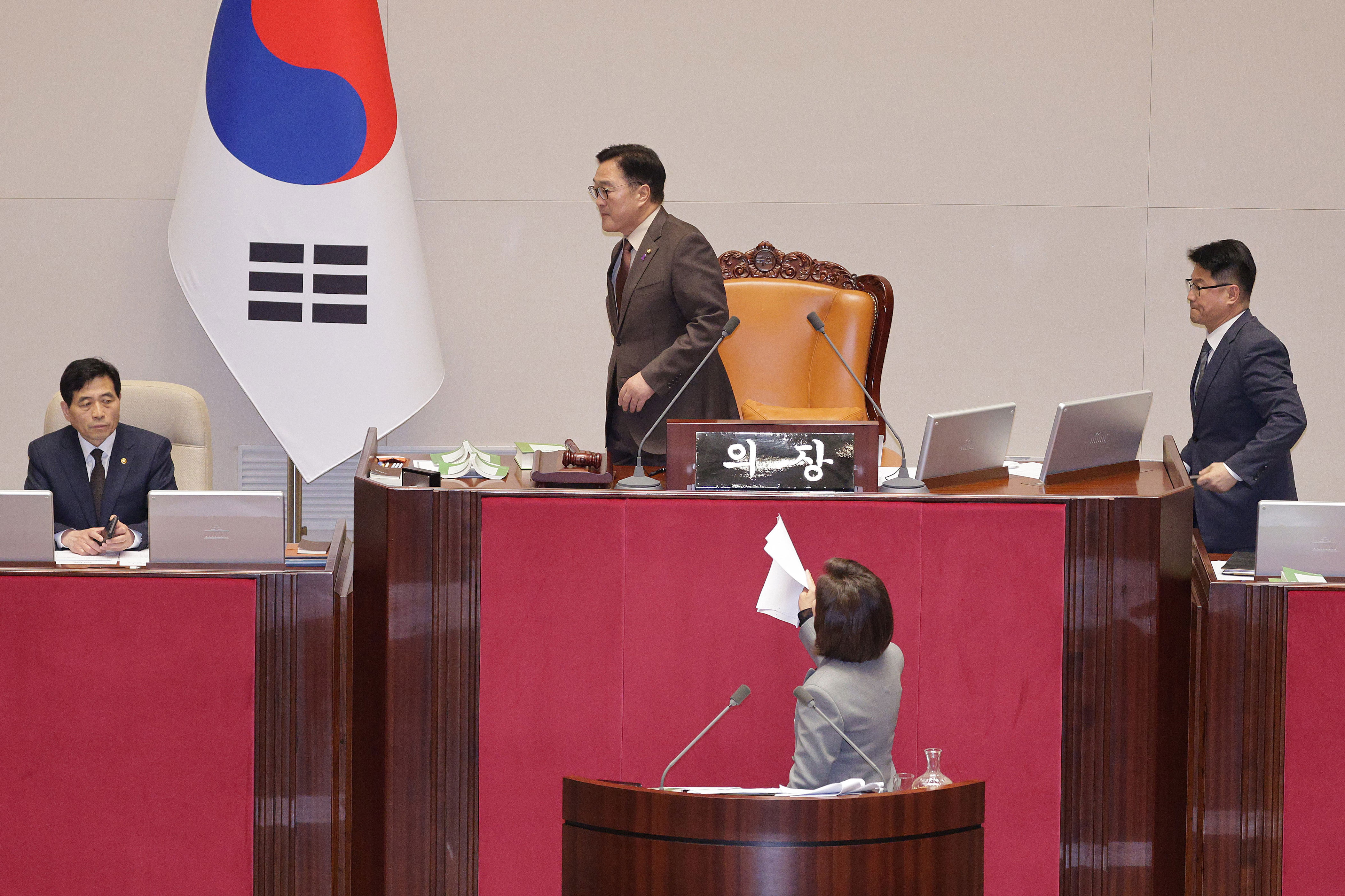 Speaker adjourns filibuster session in 61-year first