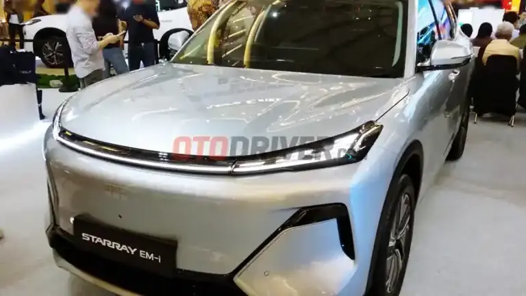 Komparasi spesifikasi penggerak Chery Tiggo 8 CSH vs Geely Starray EM-i ...
