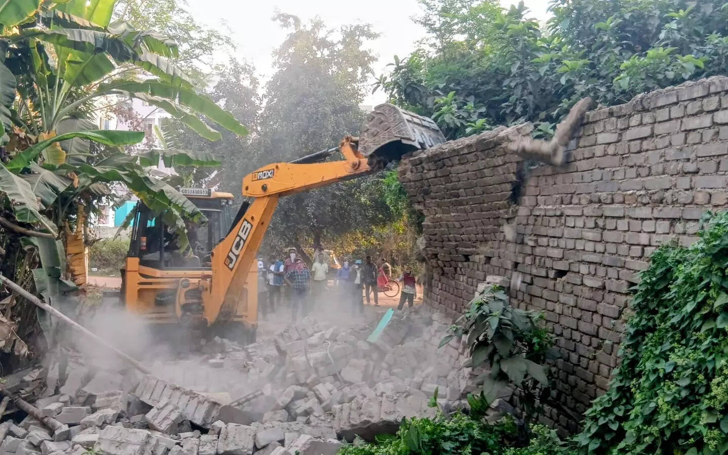 BDA carries out eviction drives in Patia, Kalarahanga