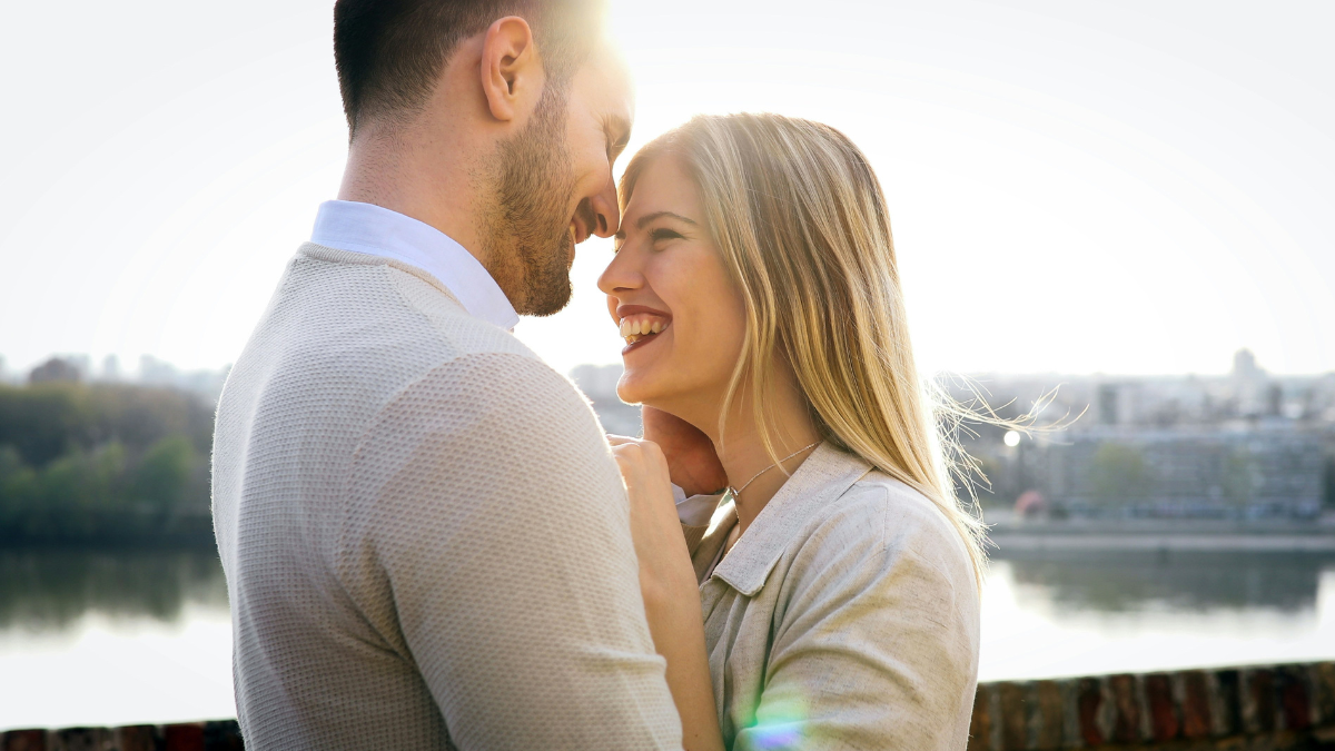 Women who stay in a man’s mind always have these 11 traits