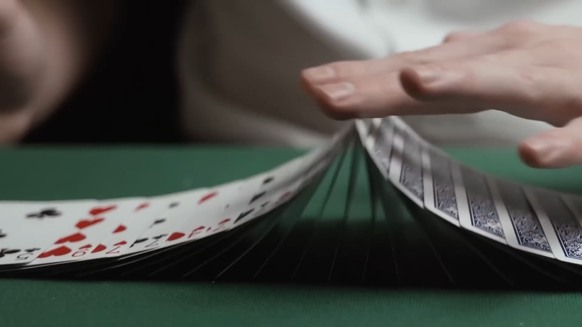 These 3 impromptu card tricks fool everyone
