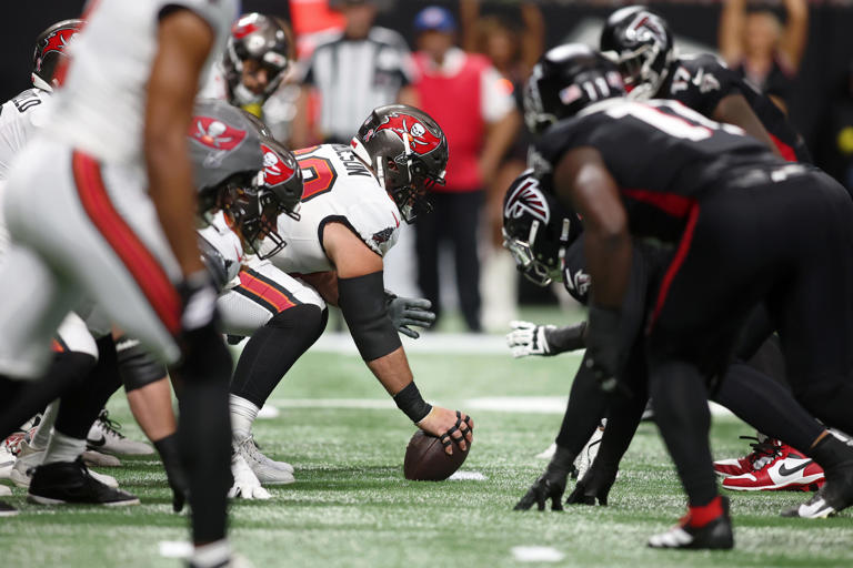 Buccaneers lose Ben Bredeson after Week 14 injury