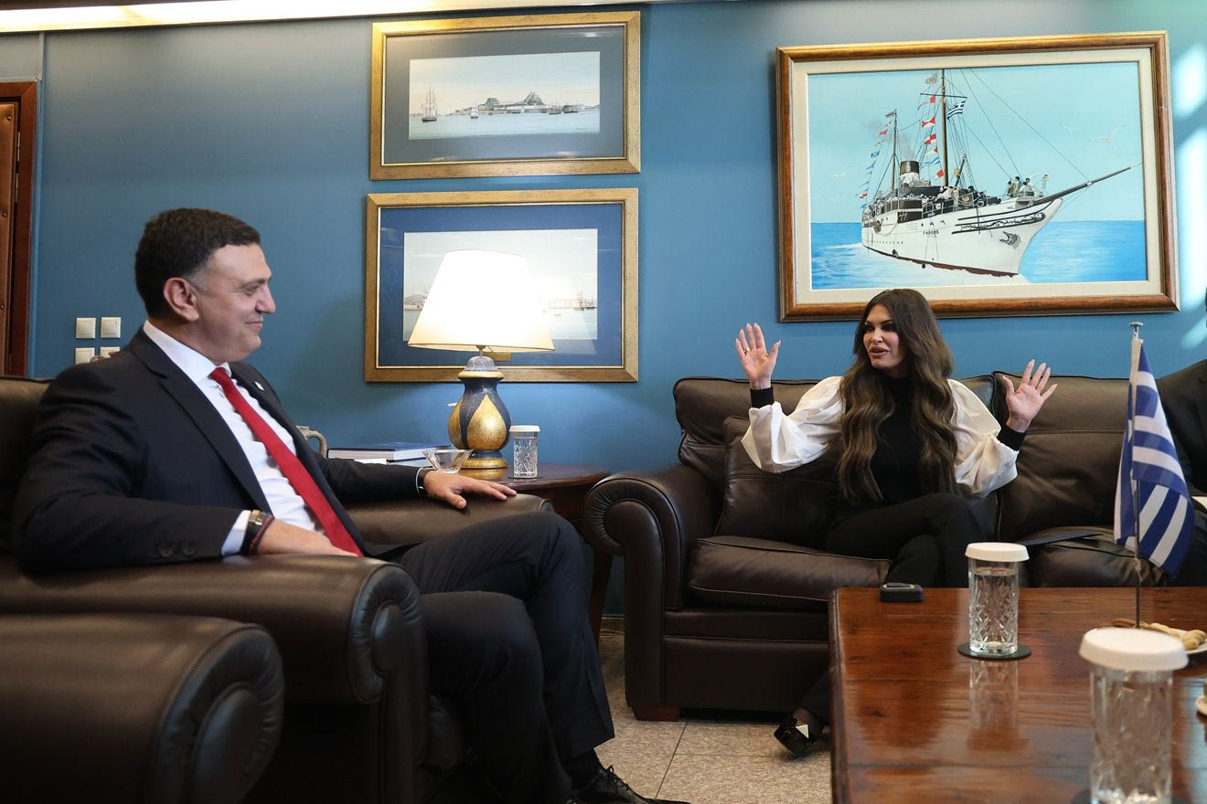 Επίσκεψη Γκιλφόιλ στο Υπουργείο Ναυτιλίας - Θερμή υποδοχή Κικίλια