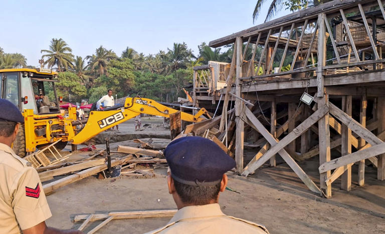 Goa nightclub fire: Interpol blue notice issued against two owners ...