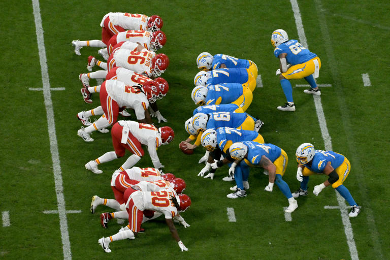 Kansas City Chiefs open as 4.5 point favorites over Chargers in Week 15 ...