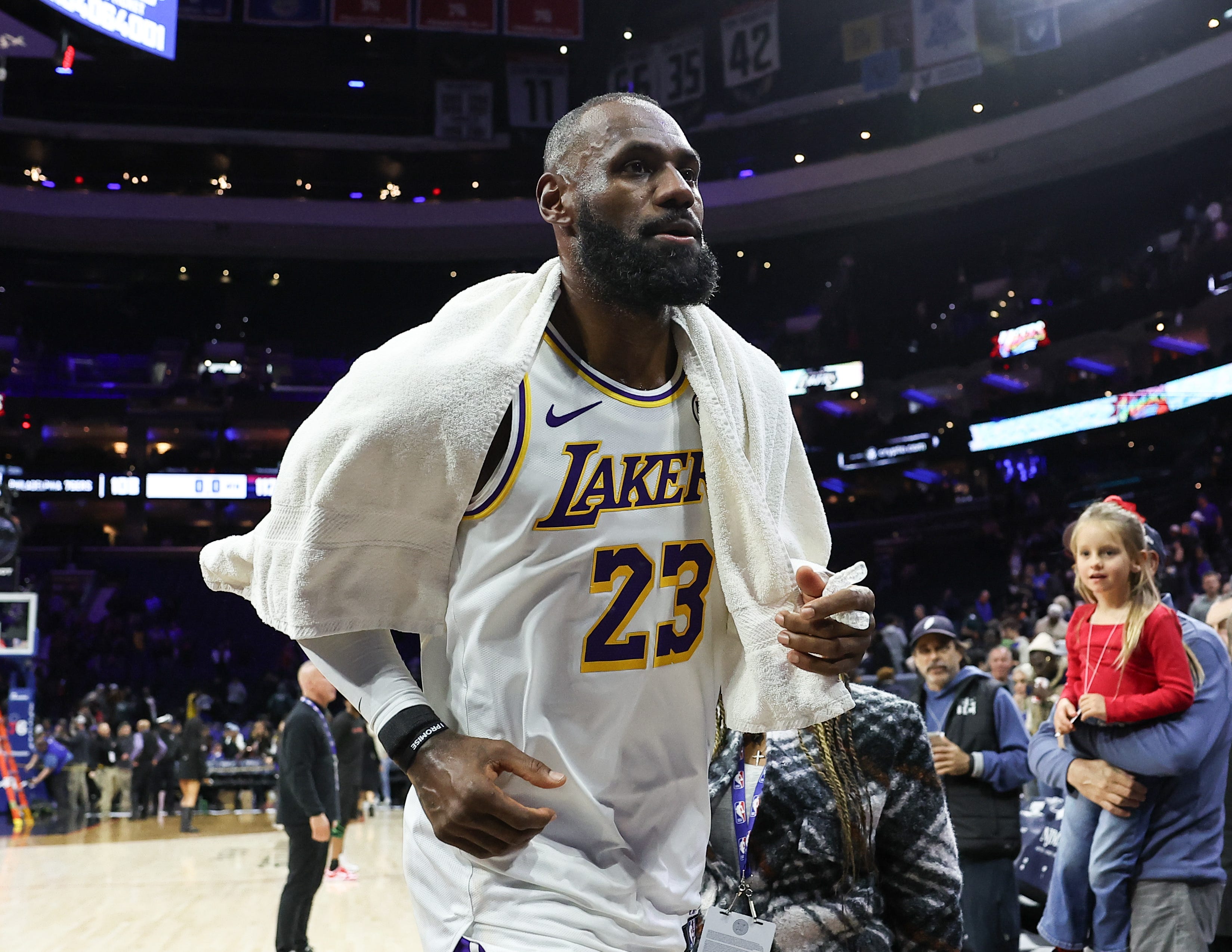 Lakers star LeBron James gives love to Sixers fans, Tyrese Maxey