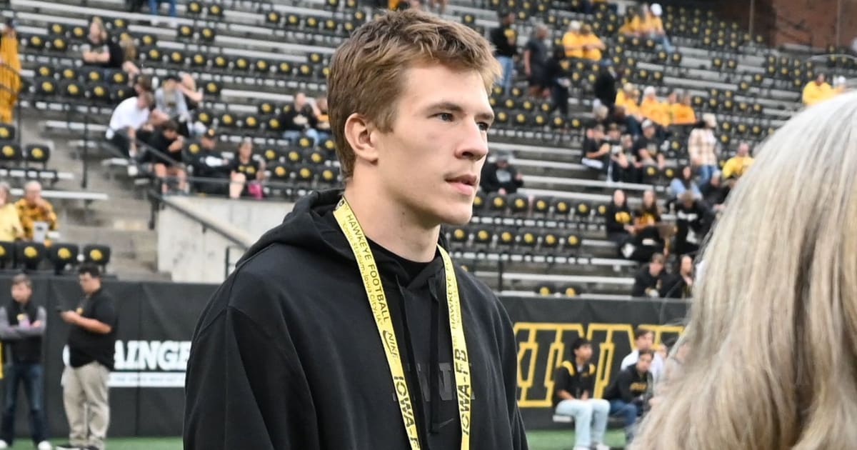 Gavin Stecker makes college decision