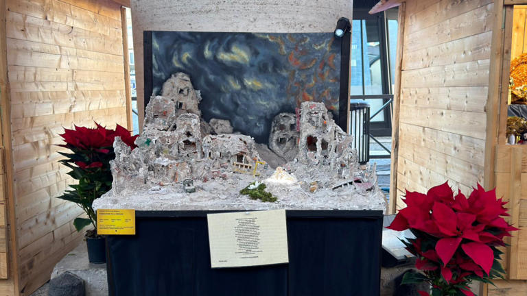 '100 Nativity Scenes' star in Saint Peter's Square