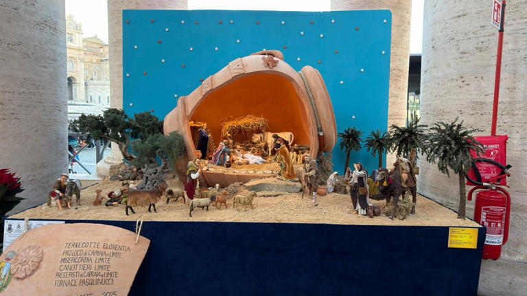 '100 Nativity Scenes' star in Saint Peter's Square
