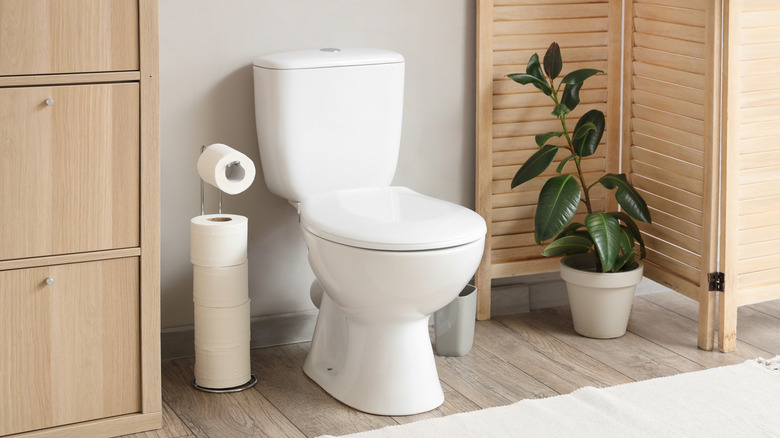12 types of toilet paper holders that might be perfect for your bathroom