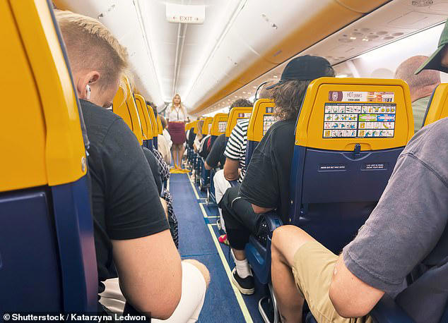 Ryanair flight forced to make emergency landing after toilets stop working