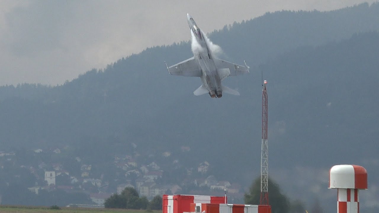 Finnish F/A-18 Hornet incredible vertical take-off at AIRPOWER