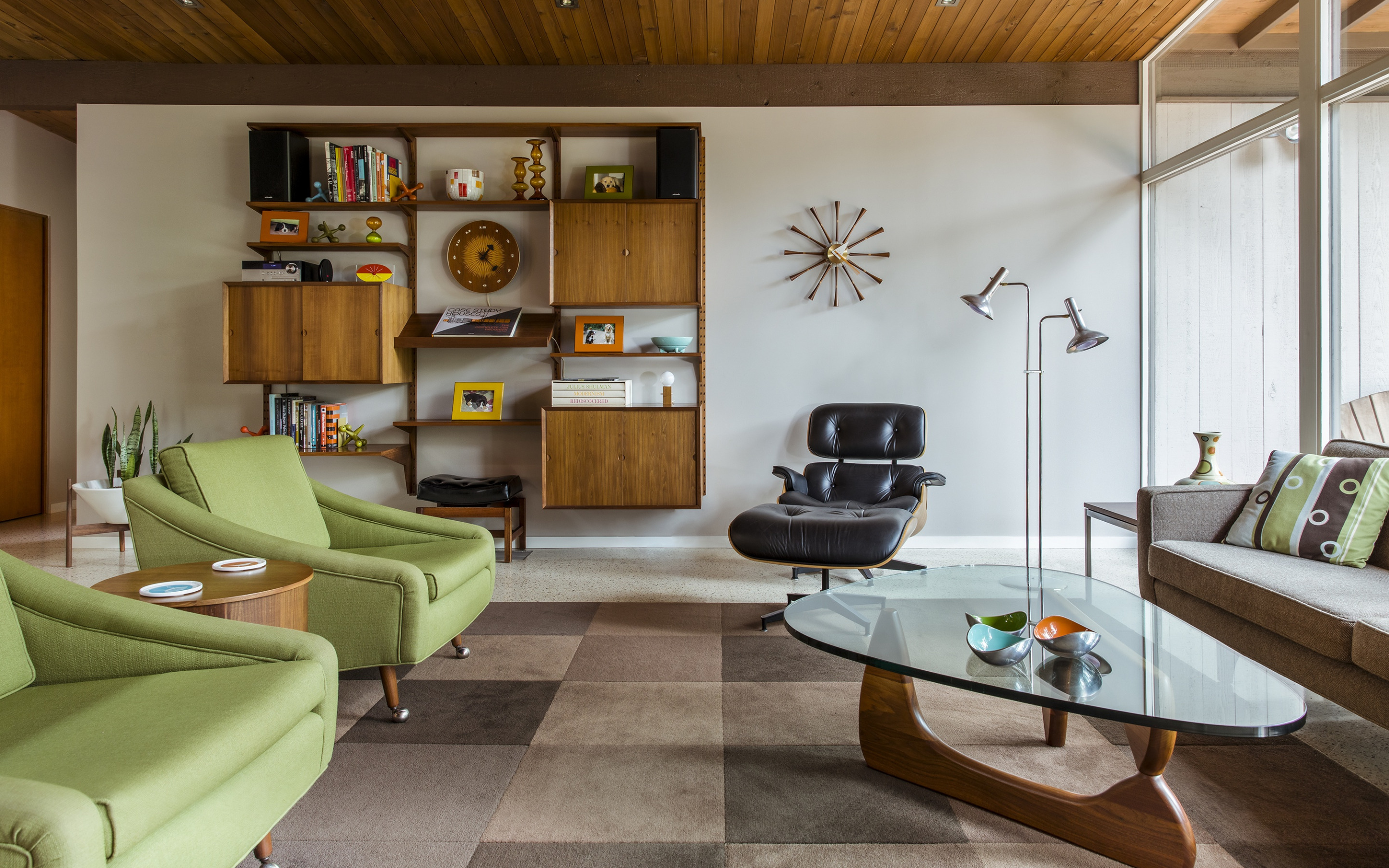 Six 1960s interior design trends that are back in style today