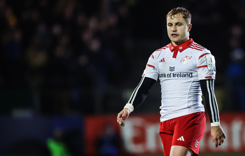 Craig Casey signs new Munster contract