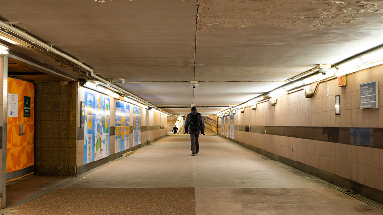 Chicago's best-kept secret from tourists is a walkable underground ...