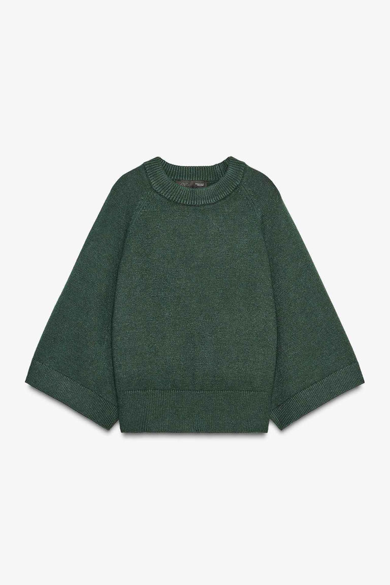 【ZARAのグリーン】が40・50代に似合う! 冬に着映える「きれい見えトップス」