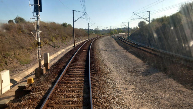 Circulação de comboios da Fertagus entre Lisboa e Setúbal com atrasos ...