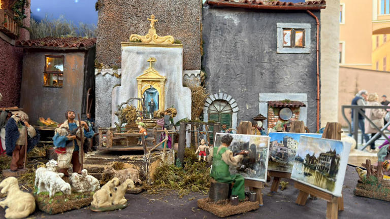 '100 Nativity Scenes' star in Saint Peter's Square