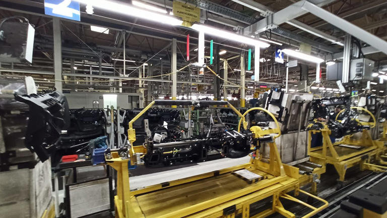 Stellantis expands workforce with almost 2,000 new technical and ...