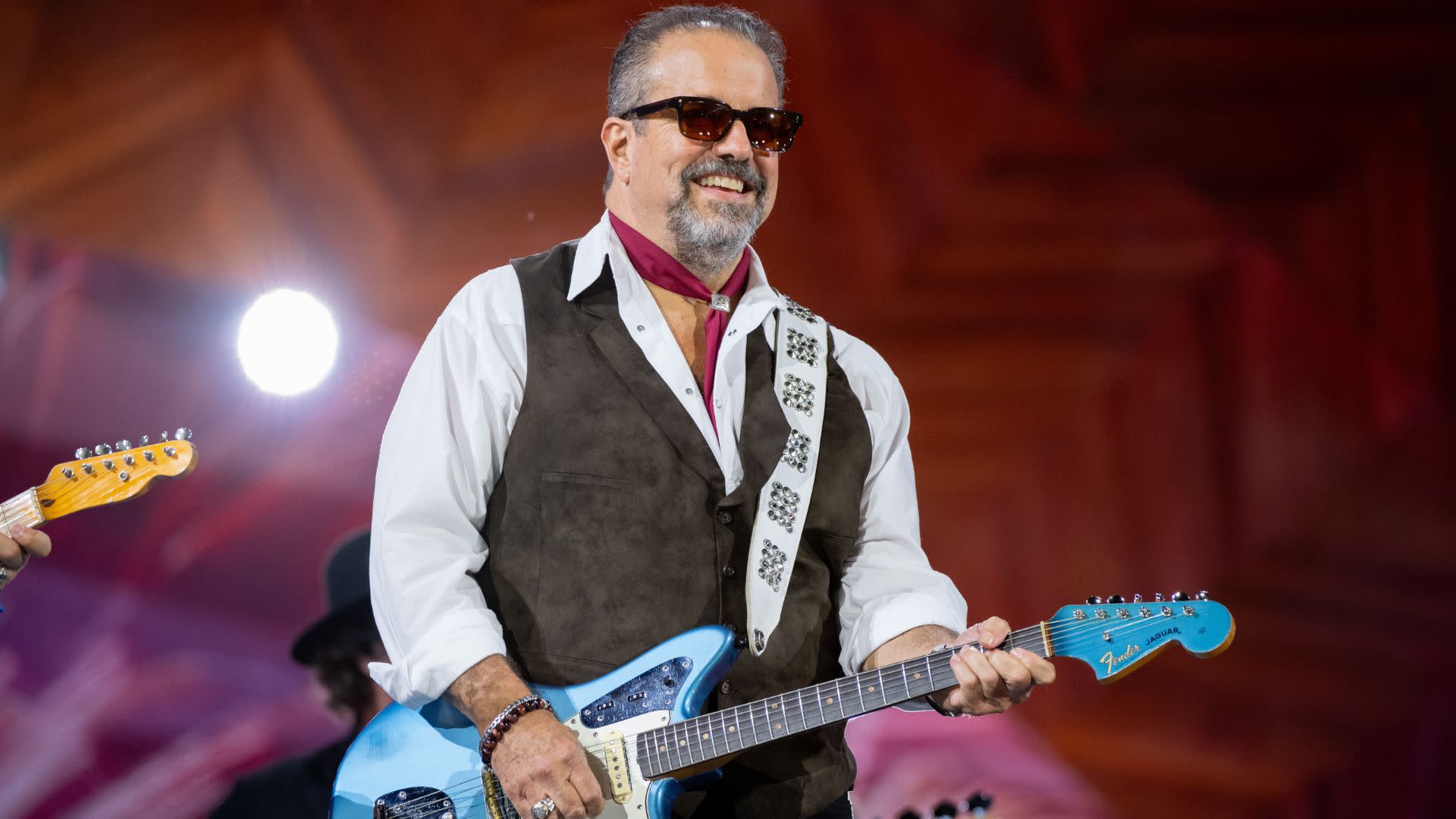 Raul Malo, lead singer of The Mavericks, dead at 60