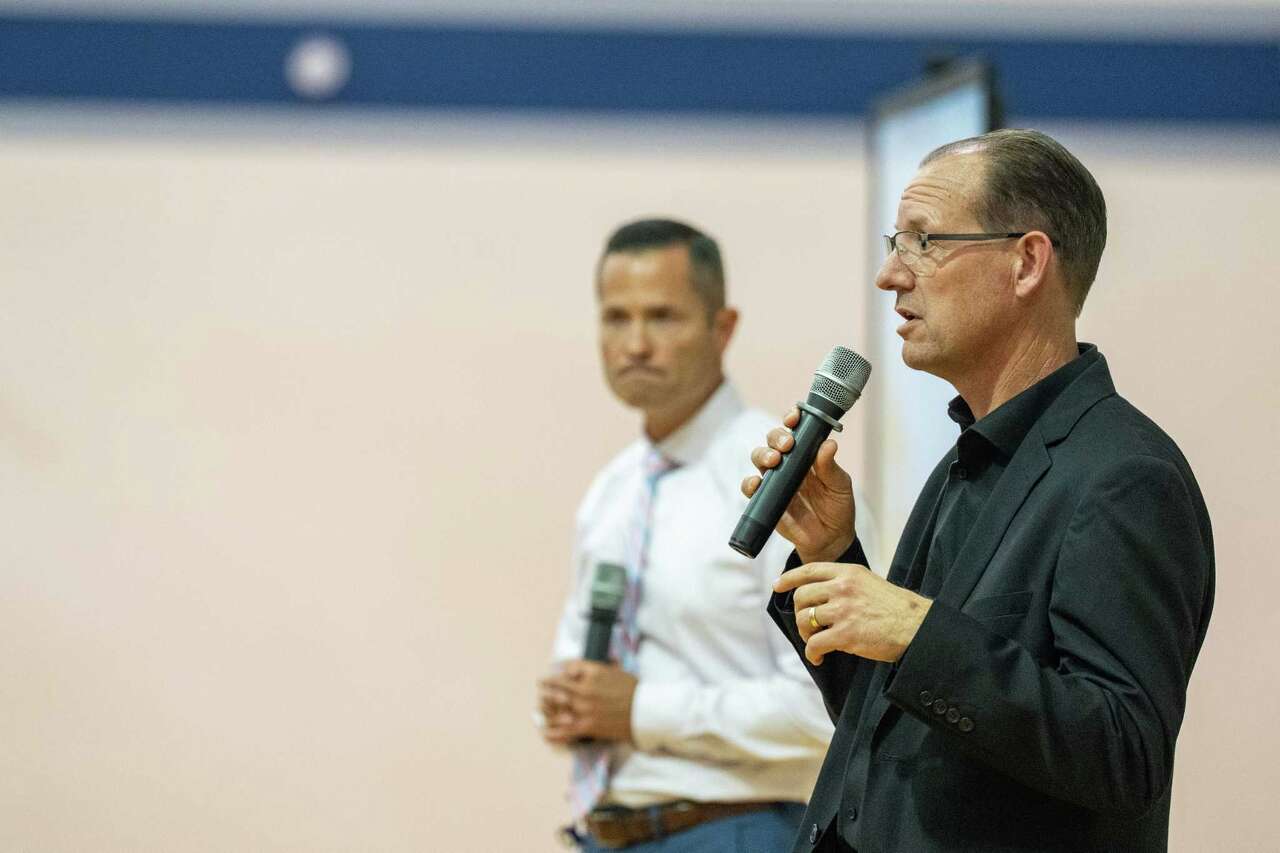 Leander ISD superintendent Bruce Gearing to retire after 2025-26 school ...