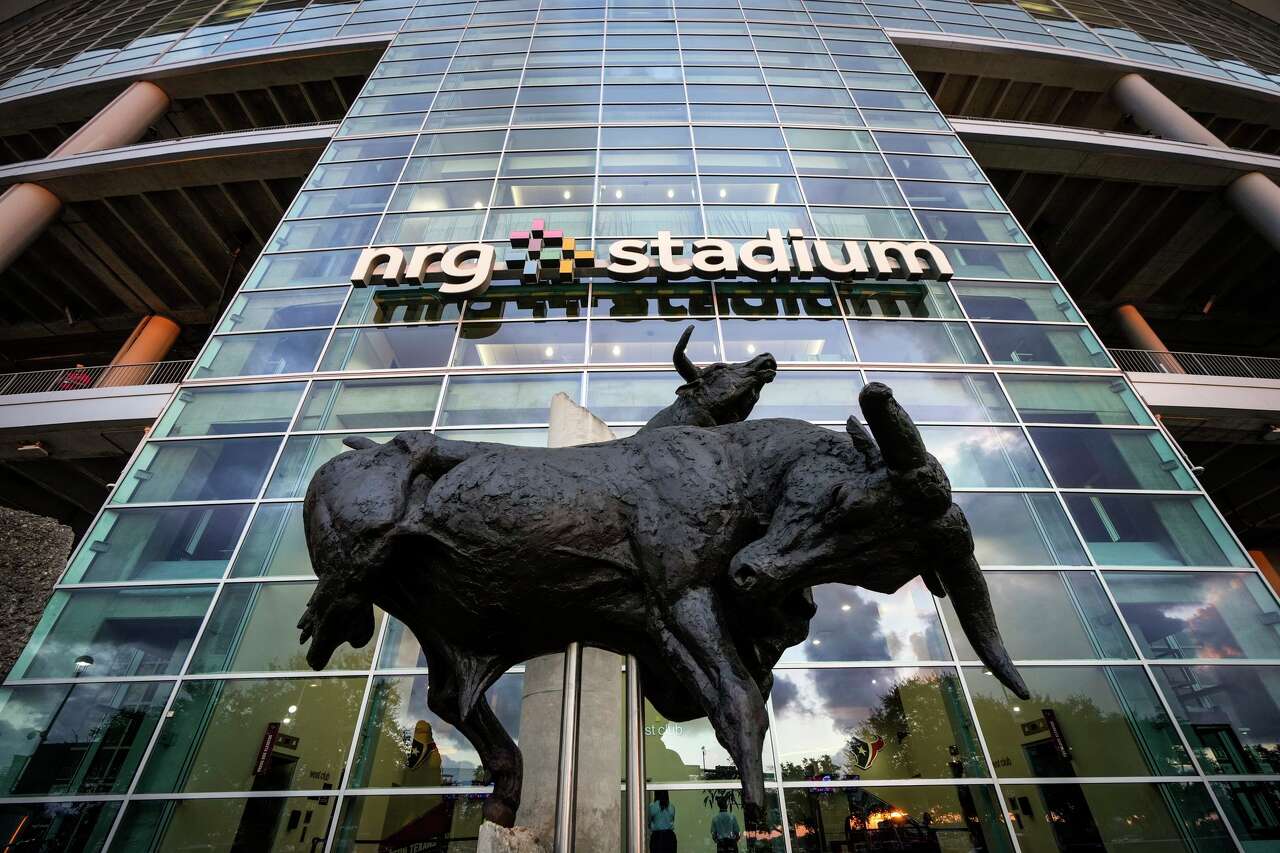 Houston's noon World Cup kickoffs make NRG Stadium a hotspot in June ...
